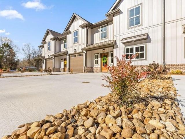 9069 Dallas Hollow Rd, Soddy Daisy, TN 37379