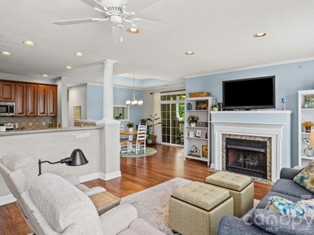 9069 Rosalyn Glen Rd, Cornelius, NC 28031