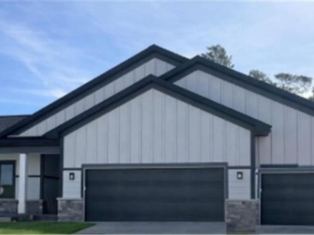 9069 62nd St S, Cottage Grove, MN 55016