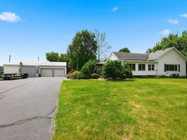 9060 Suter Rd, Plymouth, IN 46563