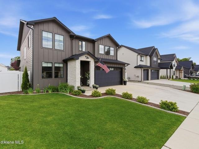 9061 N Raintree Ln, Hayden, ID 83835