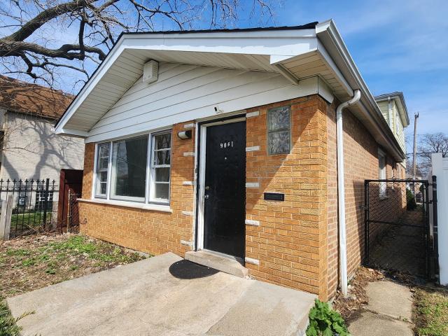 9061 S Parnell Ave, Chicago, IL 60620 | MLS #12609 | Compass