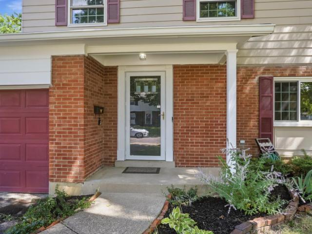 9062 Fontainebleau Terrace