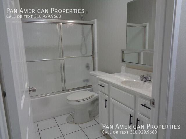 9062 Kenwood Dr, 2 beds, 1 full bath
