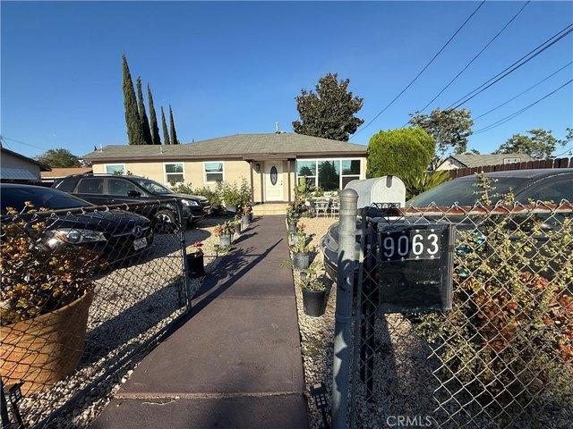 9063 Olive St, Fontana, CA 92335