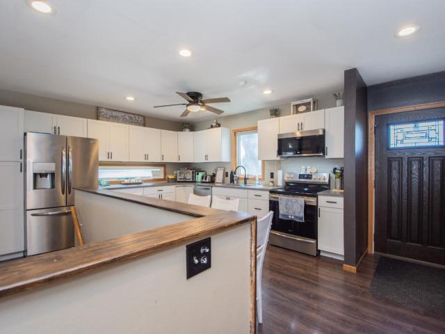 906 14th Street N