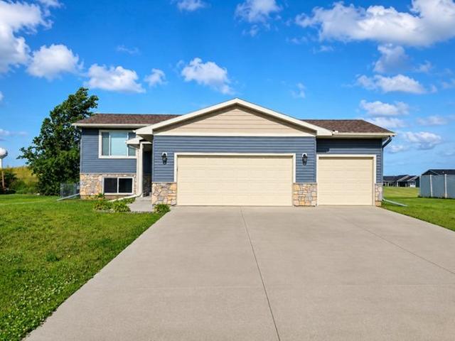 906 7th Ave, Wanamingo, MN 55983