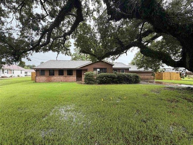 906 8th Ave, Lake Charles, LA 70601