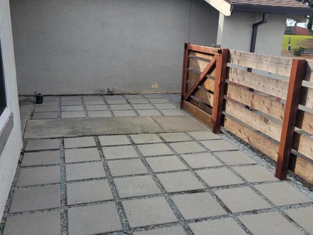 906 Coral Dr