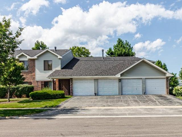 906 Cross Creek Dr N Apt A2, Roselle, IL 60172