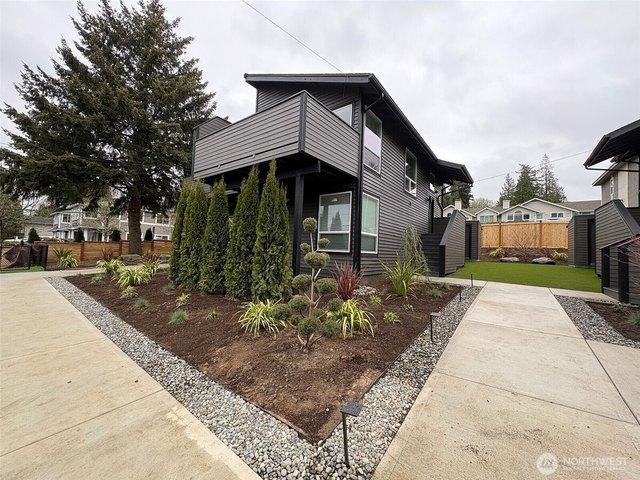 906 and 910 6th St S, Kirkland, WA 98033