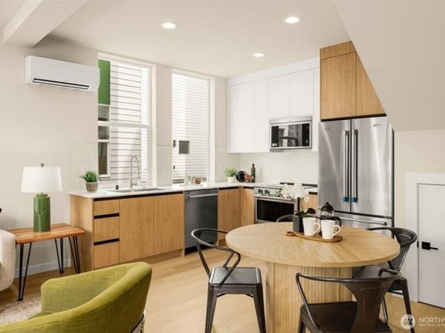 906 B 28th Ave S, Seattle, WA 98144