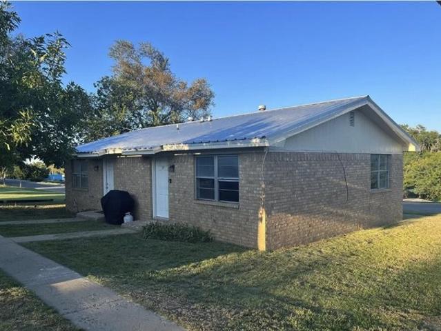 906 Birch St, Canadian, TX 79014