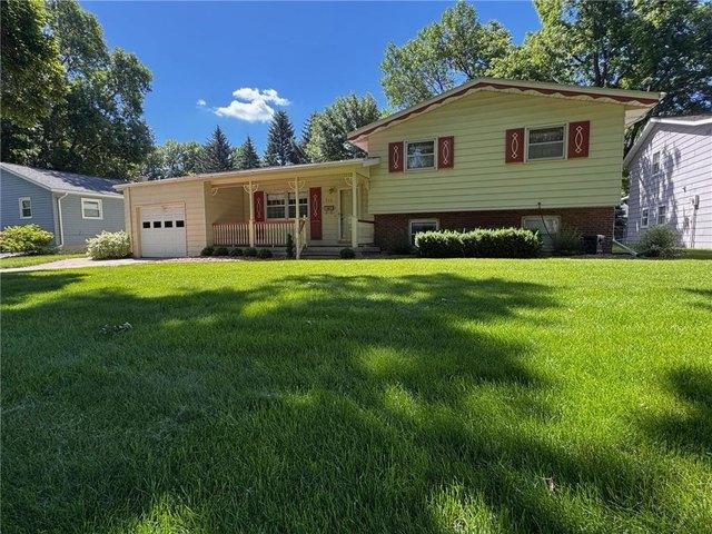 906 Birch St, Marshall, MN 56258