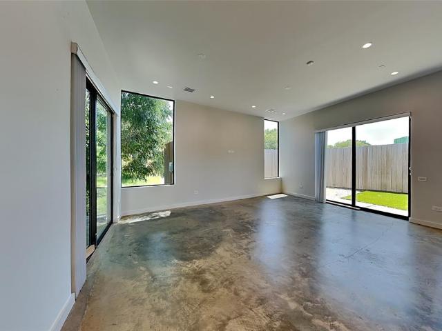 906 Blackland Court