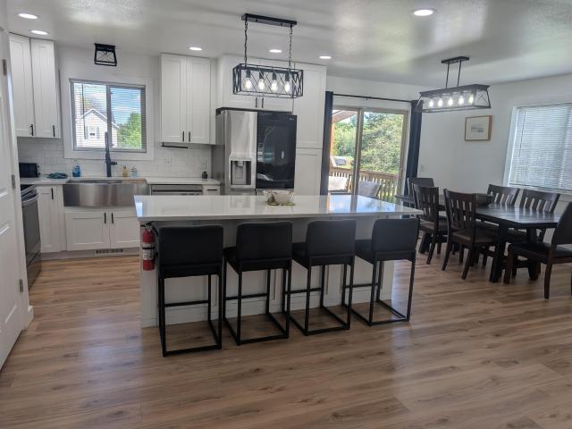 906 Golden Drive