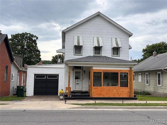 906 Georgia St, Louisiana, MO 63353