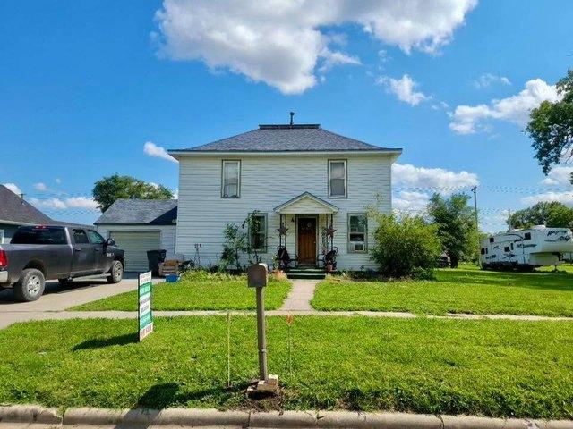 906 Delay St, Downs, KS 67437