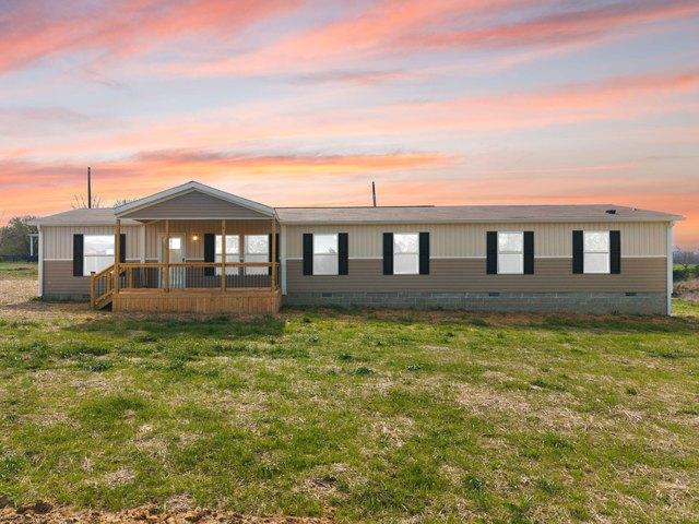 906 Denney Rd, Albany, KY 42602