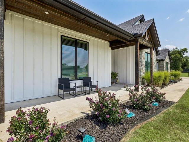 906 Drake Drive