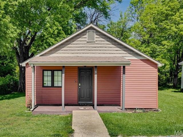 906 Dunklin St, Potosi, MO 63664