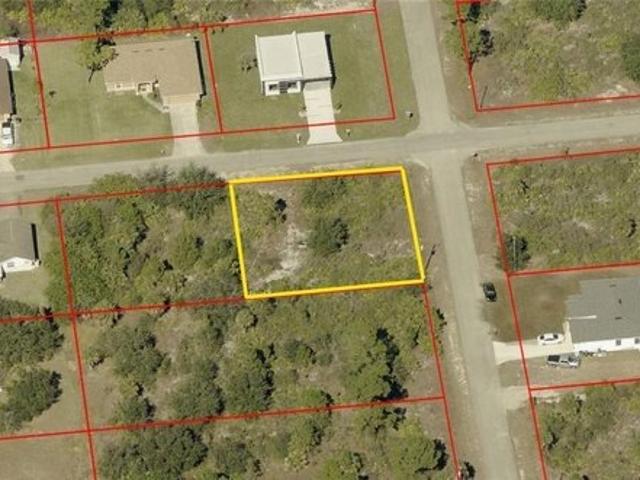 906 E 9th St, Lehigh Acres, FL 33972