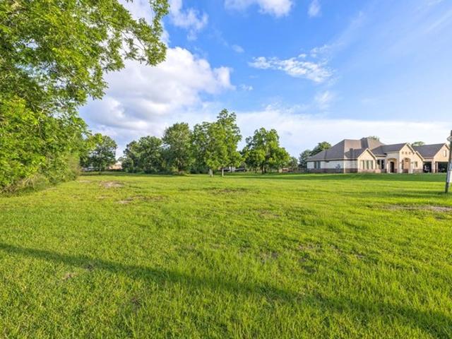 906 E Archer Rd, Baytown, TX 77521