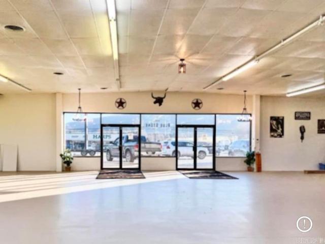 906 E Main Street