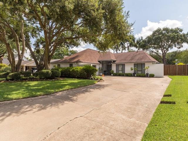 906 Eva Dr, Katy, TX 77493