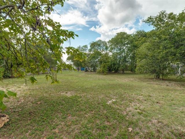 906 Hamilton St, McKinney, TX 75069