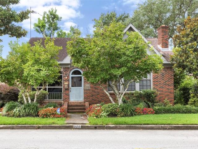 906 Higgins St, Humble, TX 77338