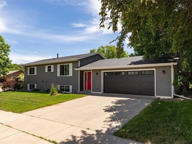 906 High Meadow Ln SW, Rochester, MN 55902
