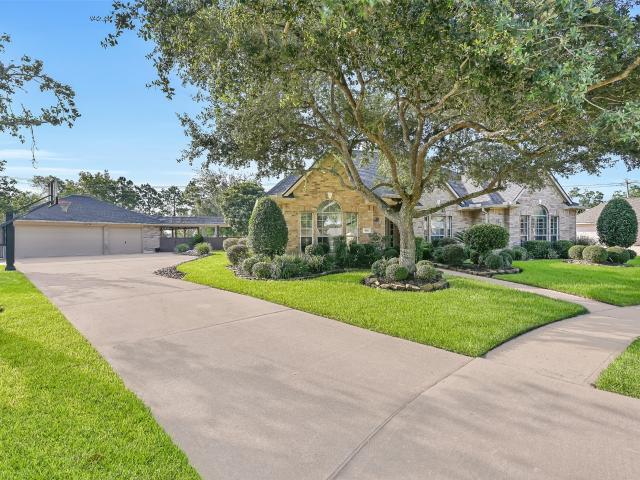 906 High Ridge Circle