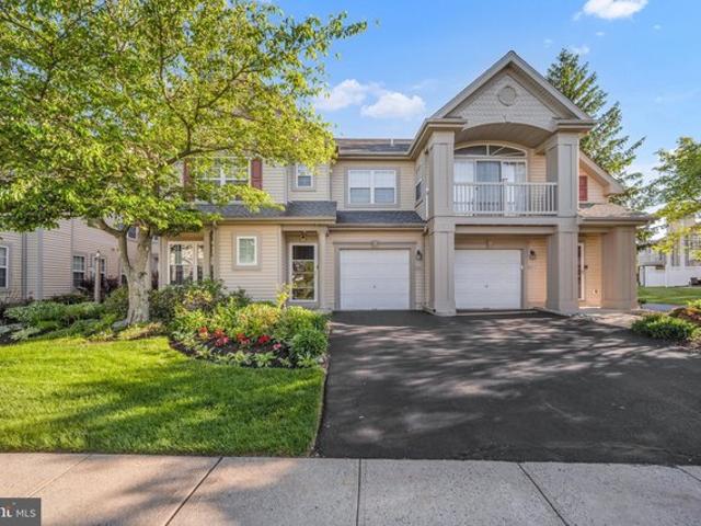906 Julian Dr W Unit 315, Warwick, PA 18974
