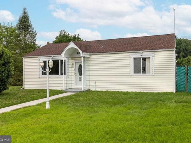 906 Oak Ter, Southampton, PA 18966