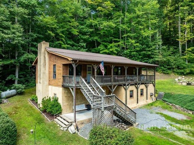 906 Mountain Dale Rd, Vilas, NC 28692