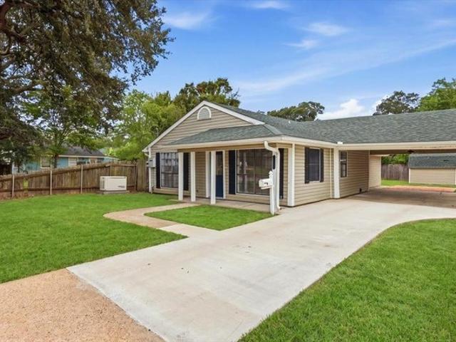 906 Montrose St, Port Neches, TX 77651