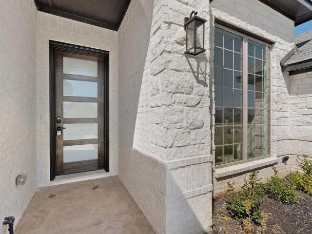 906 Maxine Drive