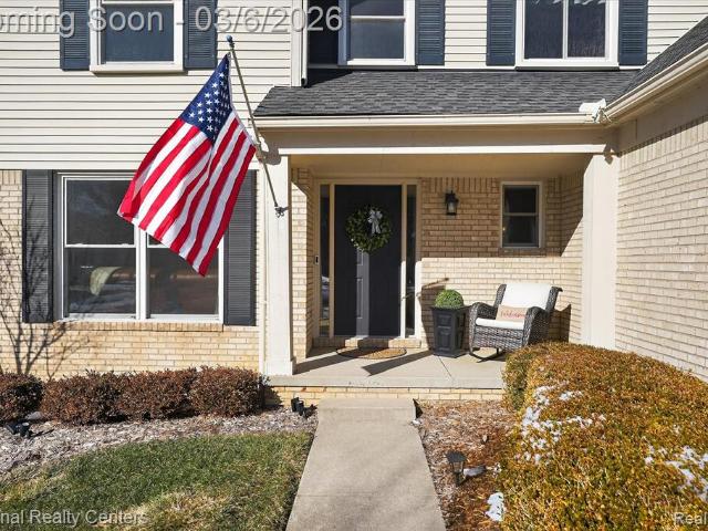 906 Meadowbrook Way