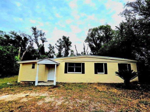 906 N Veterans Dr, Perry, FL 32347