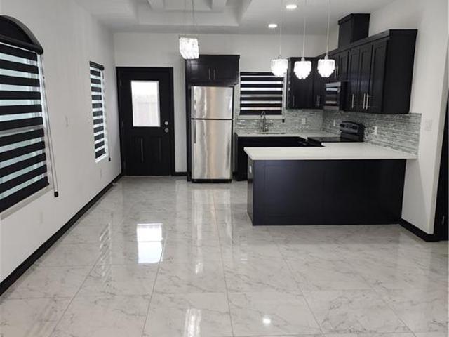 906 N Woodson Avenue 1
