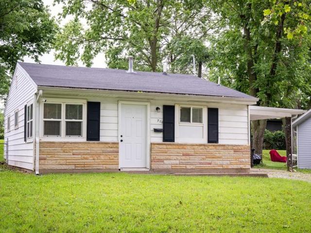 906 N Division Ave, Urbana, IL 61801
