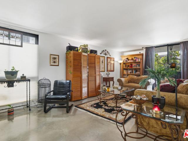 906 N Doheny Dr, Unit 221, West Hollywood, CA 90069 | MLS #26714 | Compass