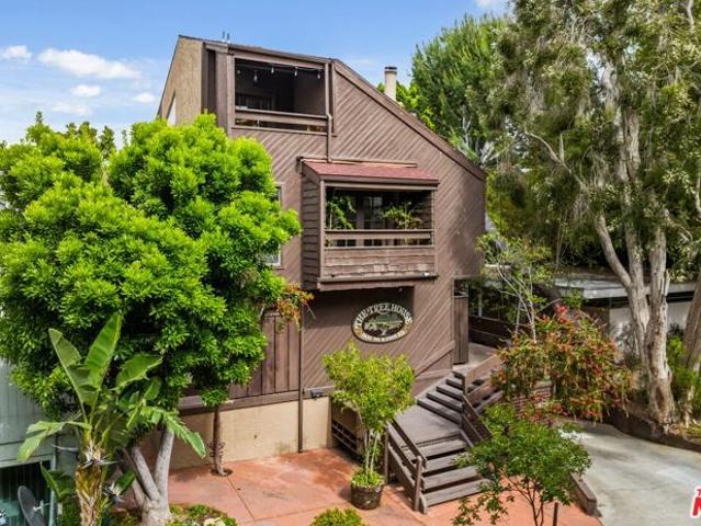 906 N Kings Rd #3, West Hollywood, CA 90069