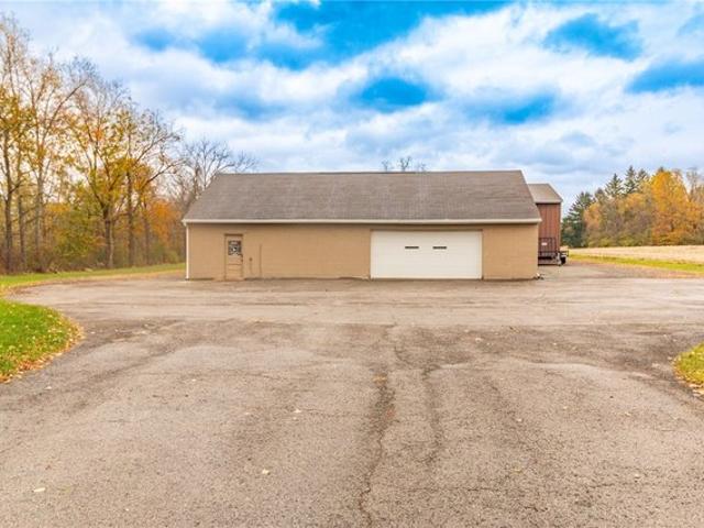 906 N Main St, Bessemer, PA 16112