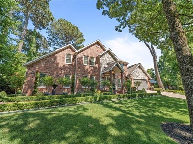 906 N Pembroke Rd, Fayetteville, AR 72701