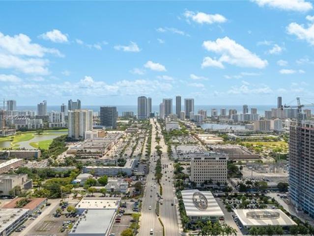 906 NE 5th St, Hallandale Beach, FL 33009