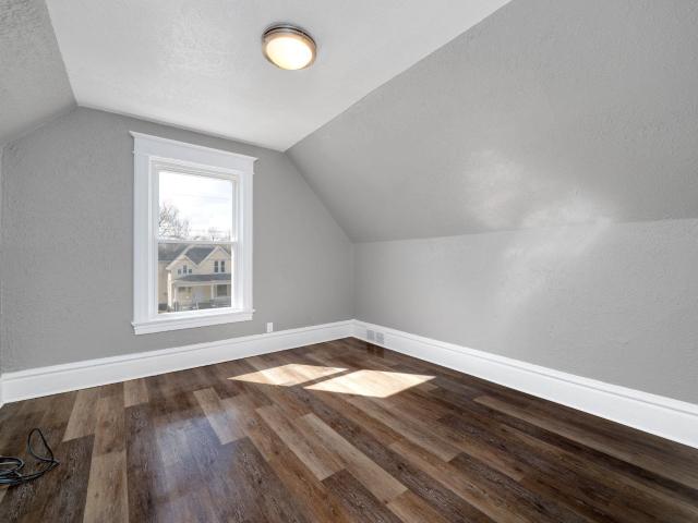 906 S 5th Street