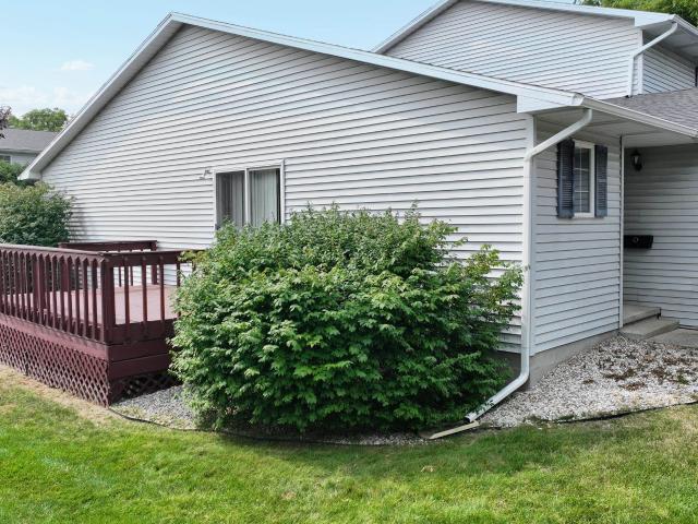 906 S Crapo