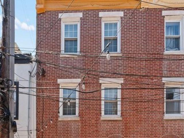 906 S Fairhill St, Philadelphia, PA 19147